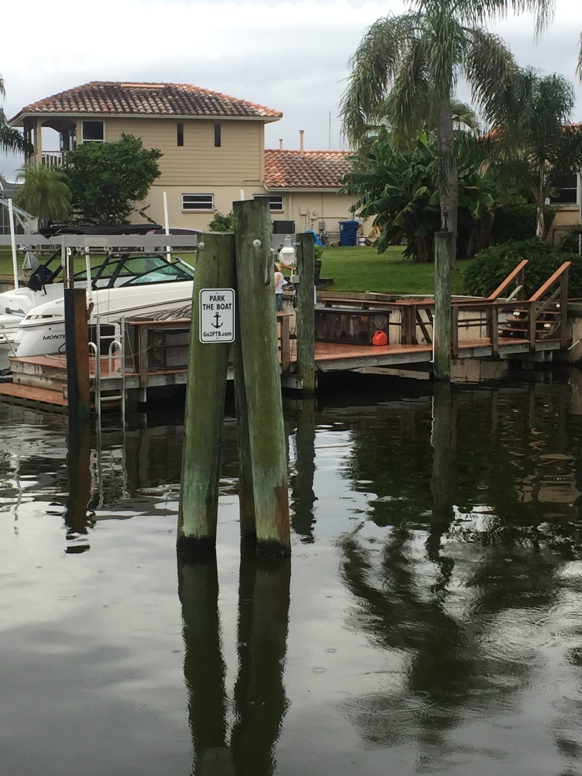 Broadwater Tiki Dock - Park the Boat Inc